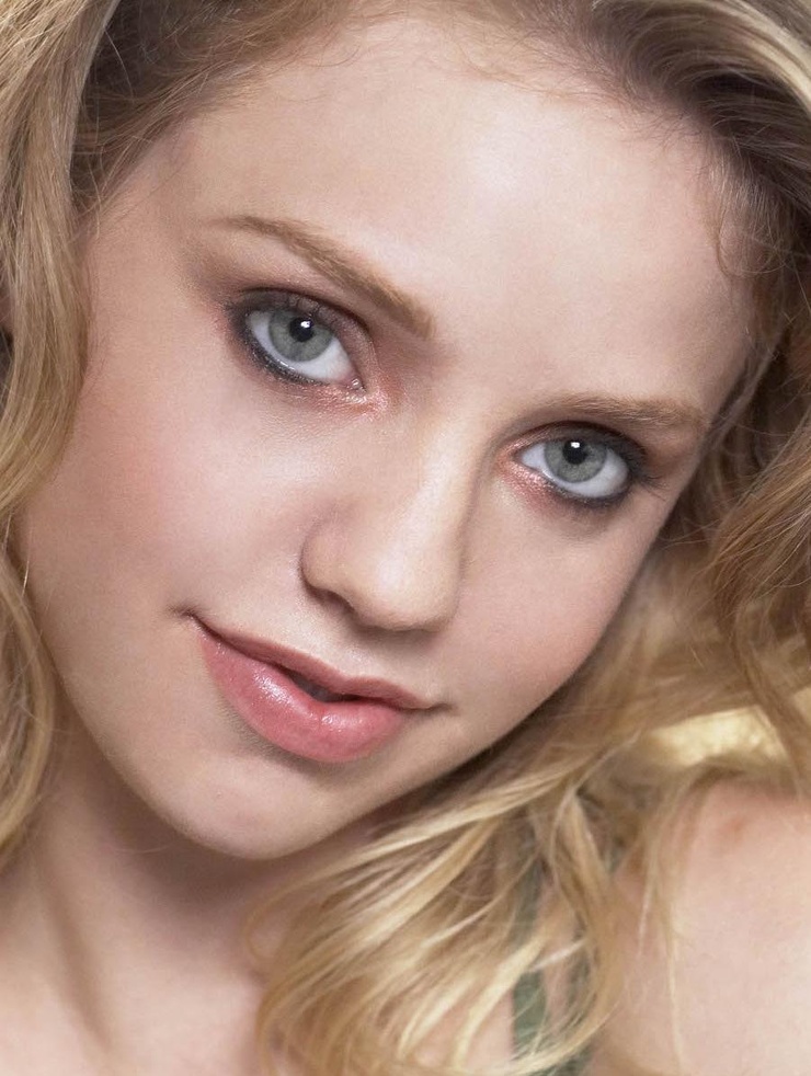 Picture of Kelli Garner