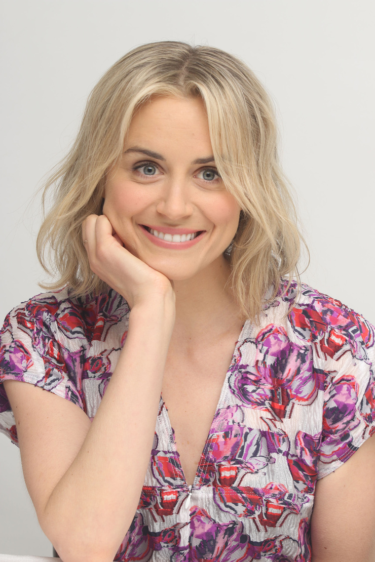 Picture of Taylor Schilling