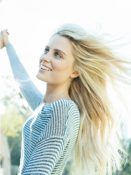 Picture of Allison Holton