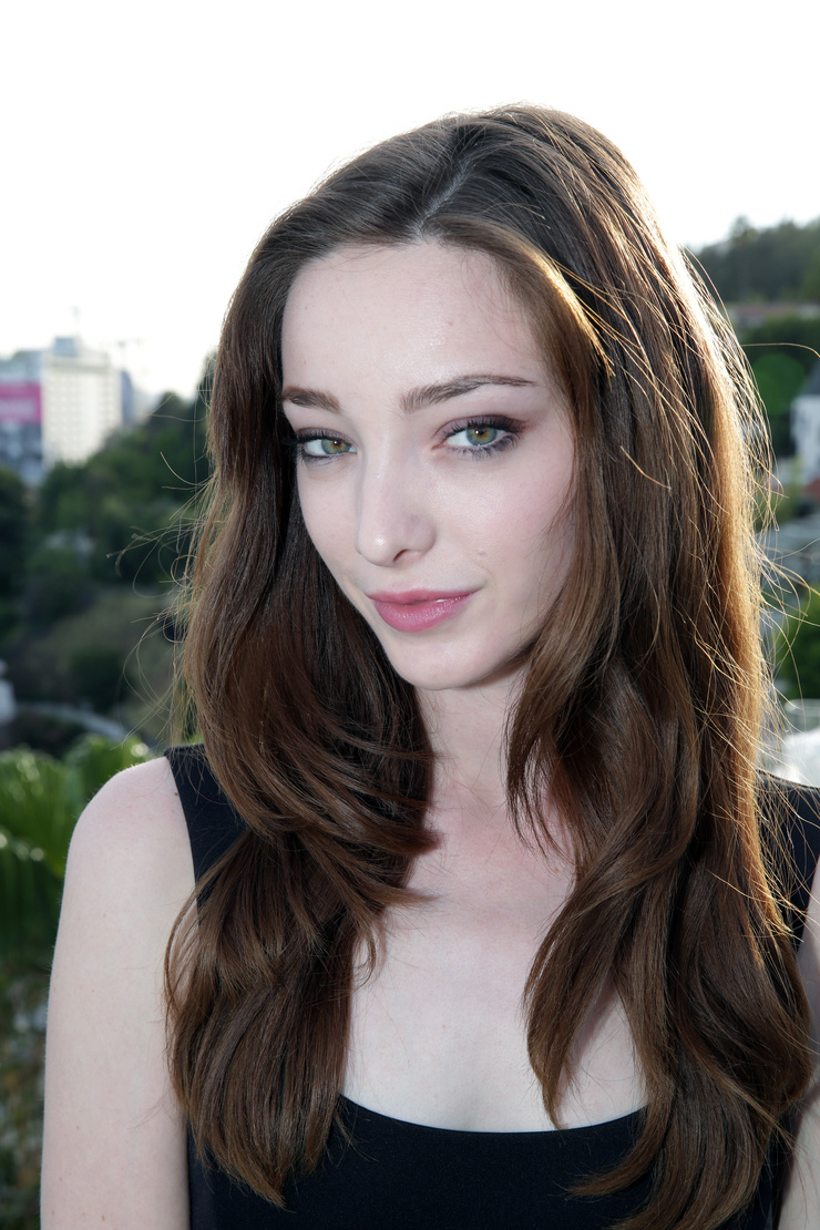 Picture of Emma Dumont