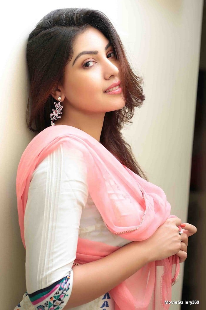 Komal Jha image