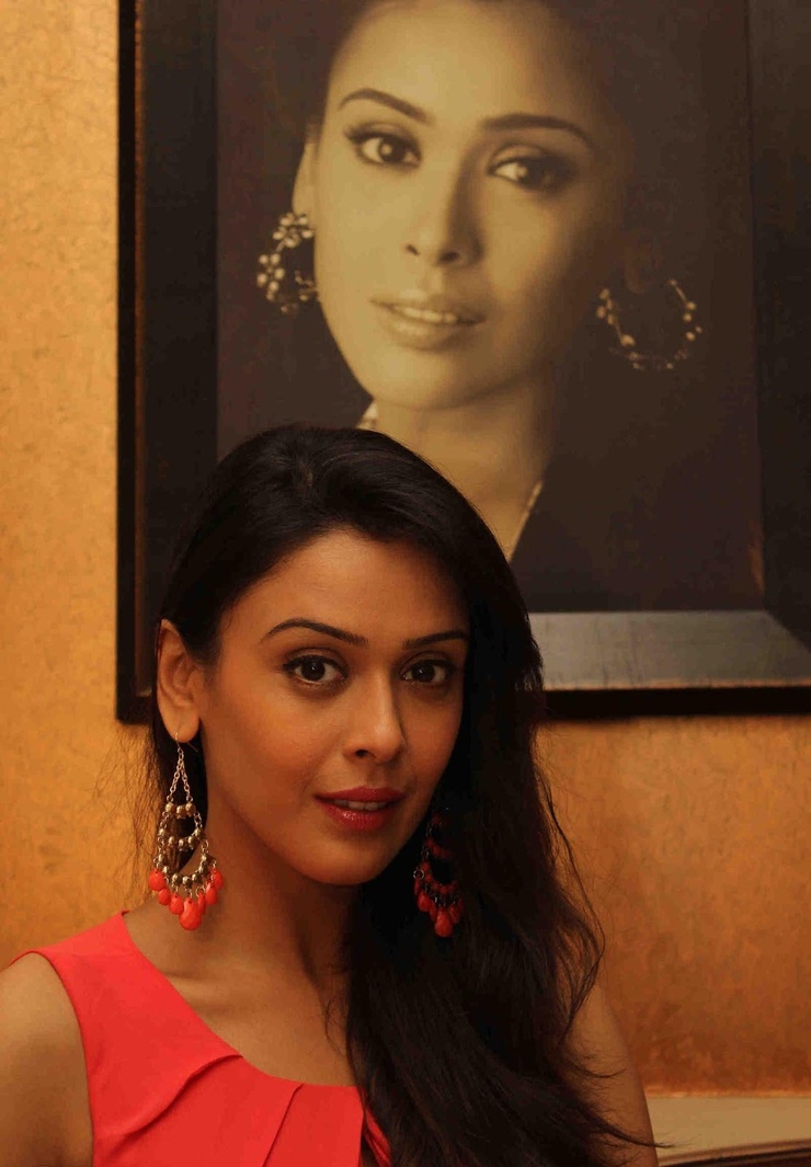 Picture of Hrishitaa Bhatt