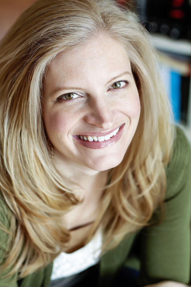Picture of Amy Engel