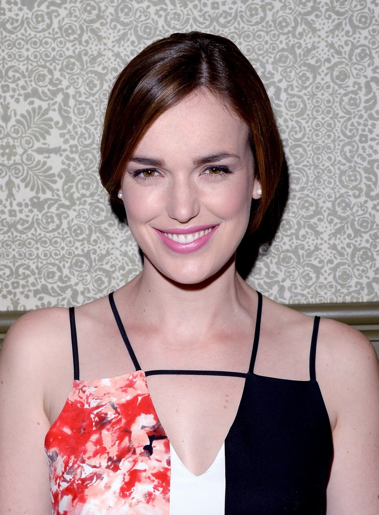 Picture of Elizabeth Henstridge