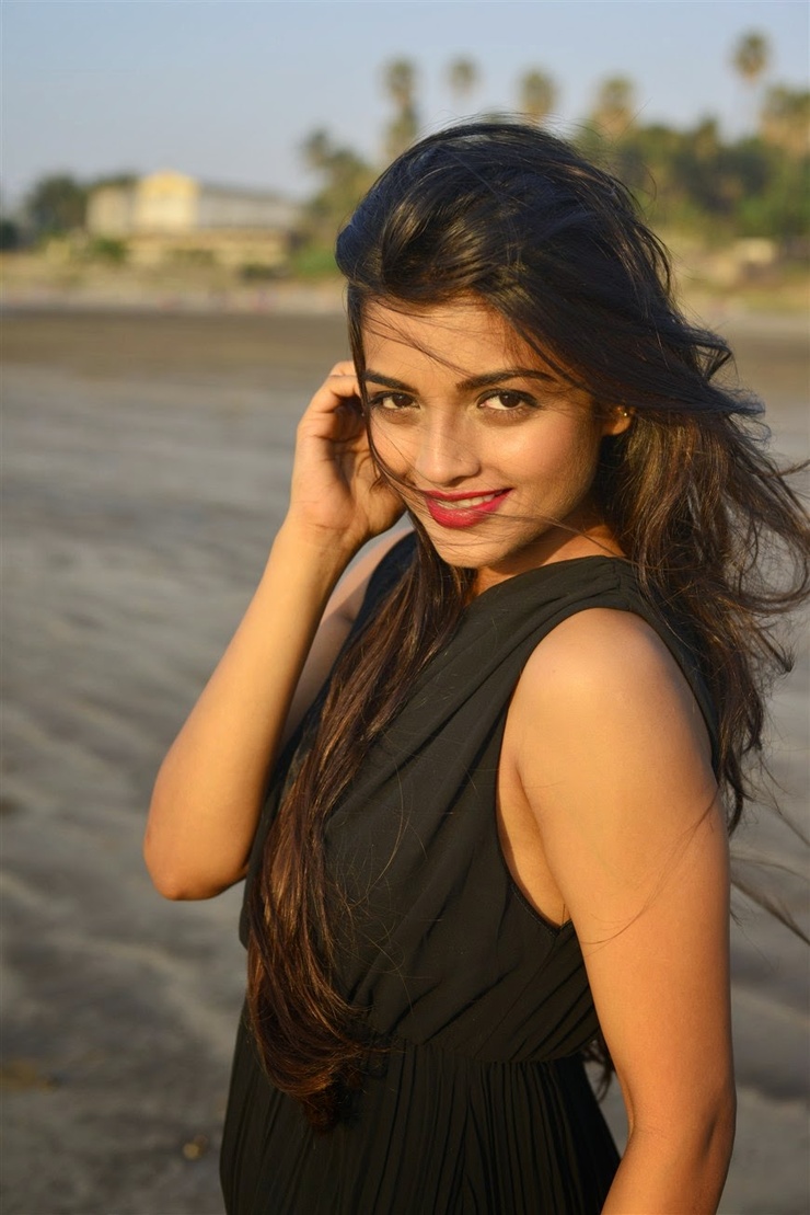 Picture of Ashna Zaveri