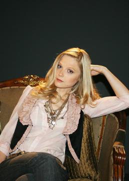 Ana Layevska image
