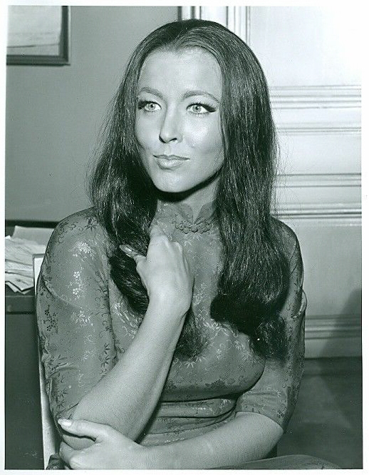 Picture of Laura Devon