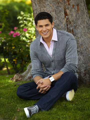 Image of Alex Meraz