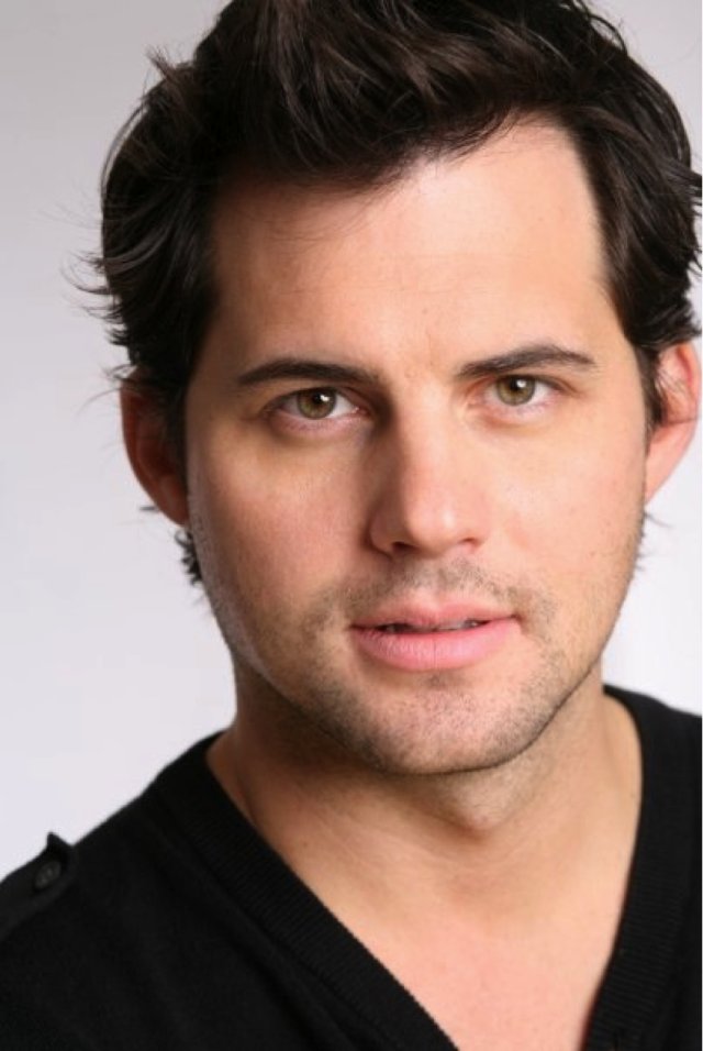 Picture of Kristoffer Polaha