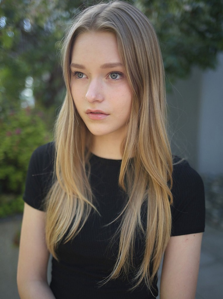 Alexa Makuch picture