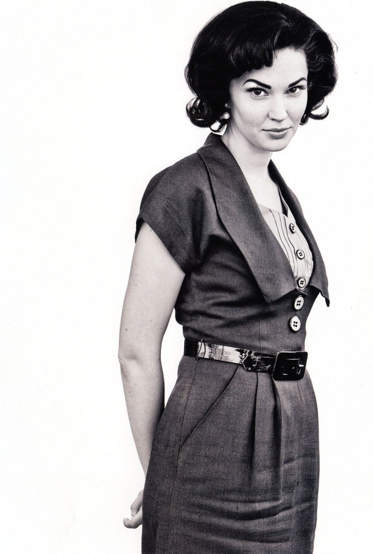 Picture of Laura Mennell