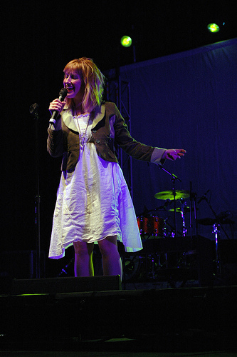 Leigh Nash image