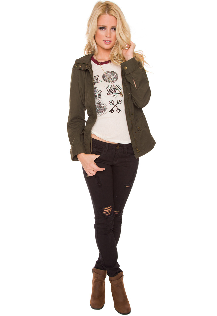 Picture of Allison Holton