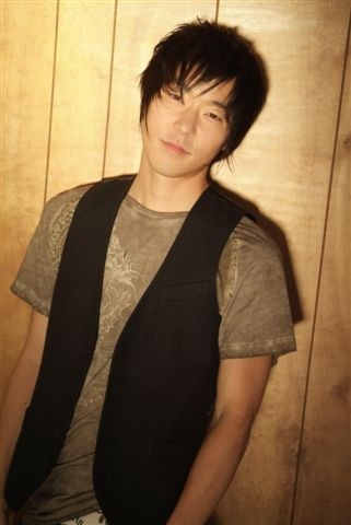 Picture of Aaron Yoo