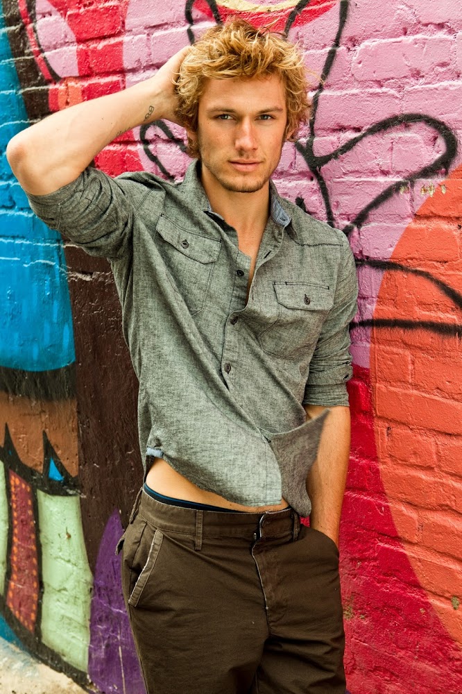 Picture of Alex Pettyfer