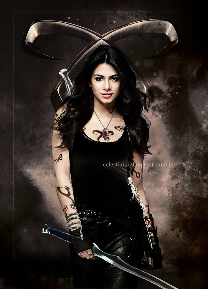 Picture of Isabelle Lightwood (all versions)