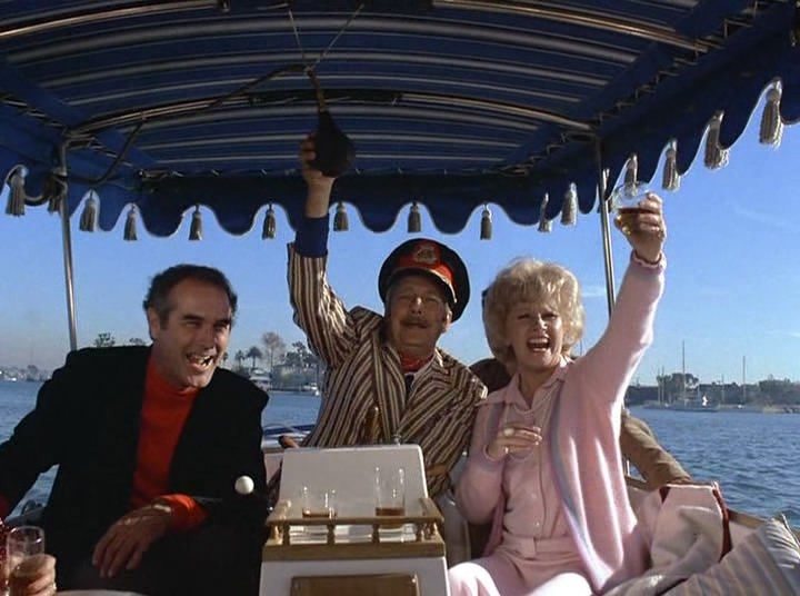 Fred Draper (centre)