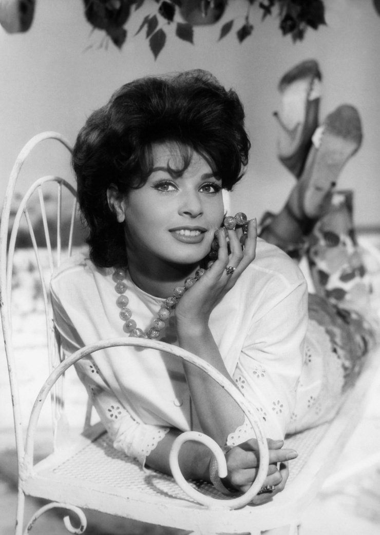 Senta Berger picture