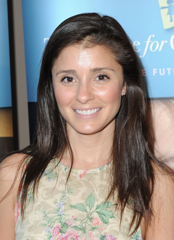 Picture of Shiri Appleby