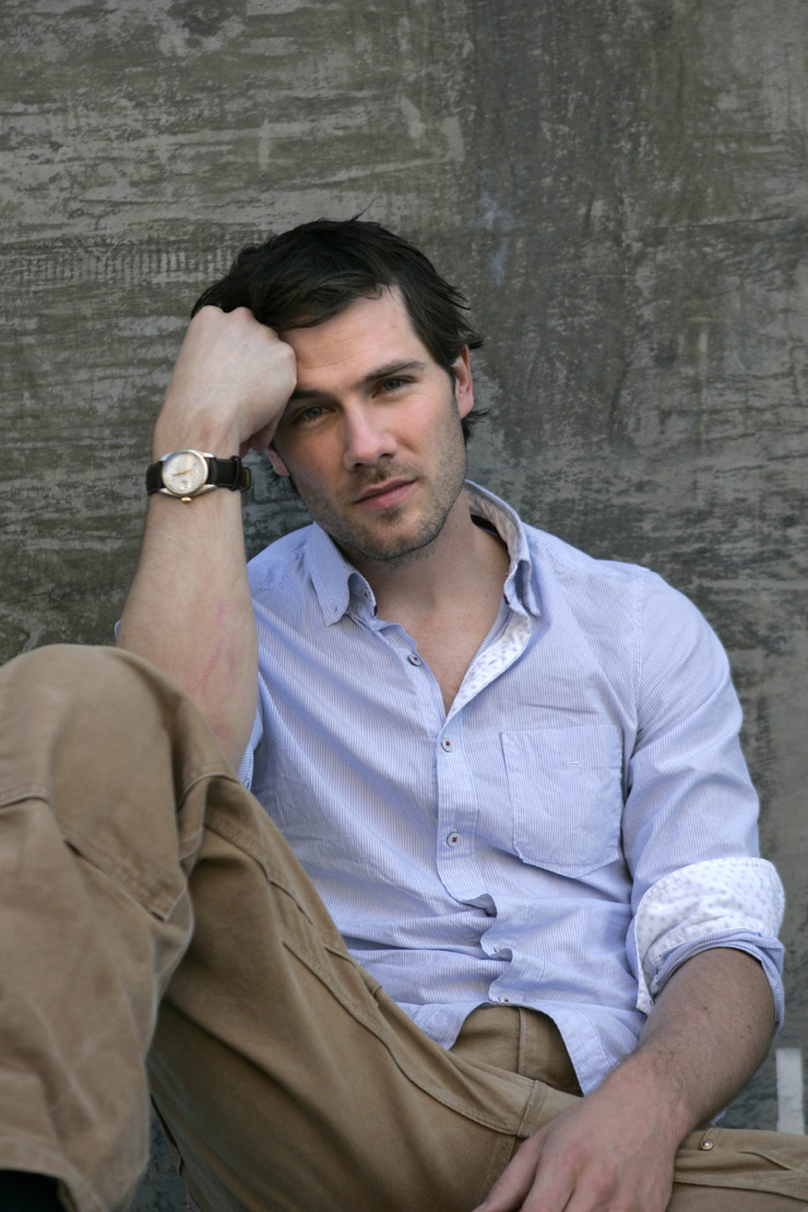 Picture of Luke MacFarlane