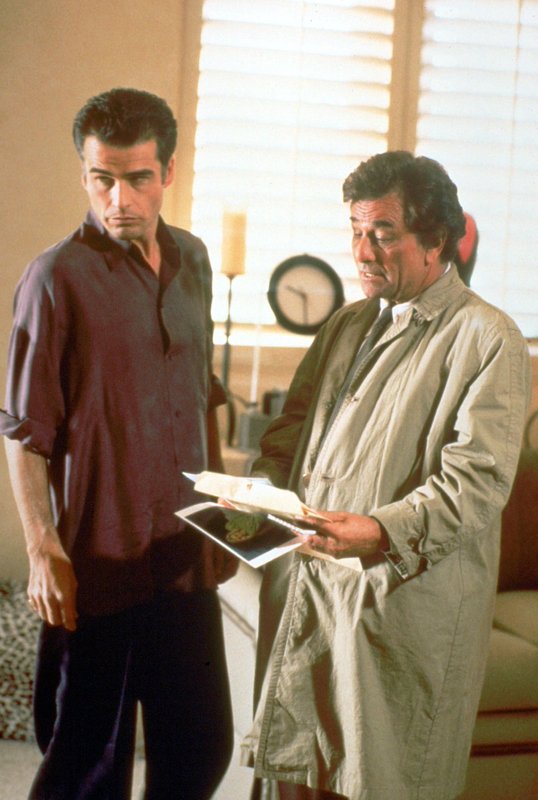 Columbo: Columbo Cries Wolf picture