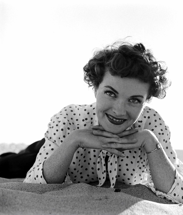 Image of Paula Raymond