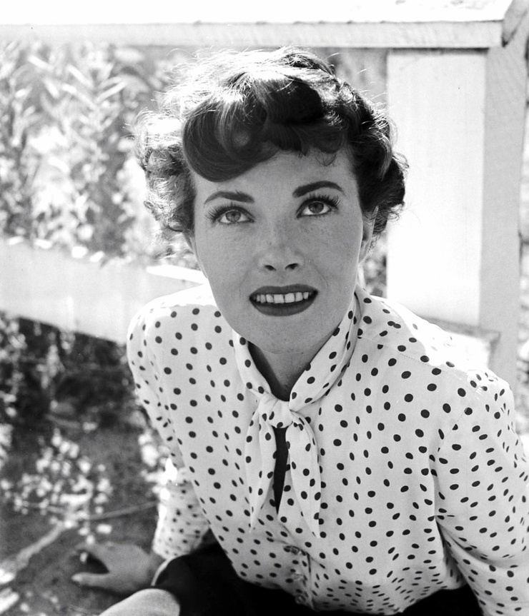 Picture of Paula Raymond