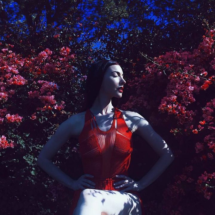 Chrysta Bell picture