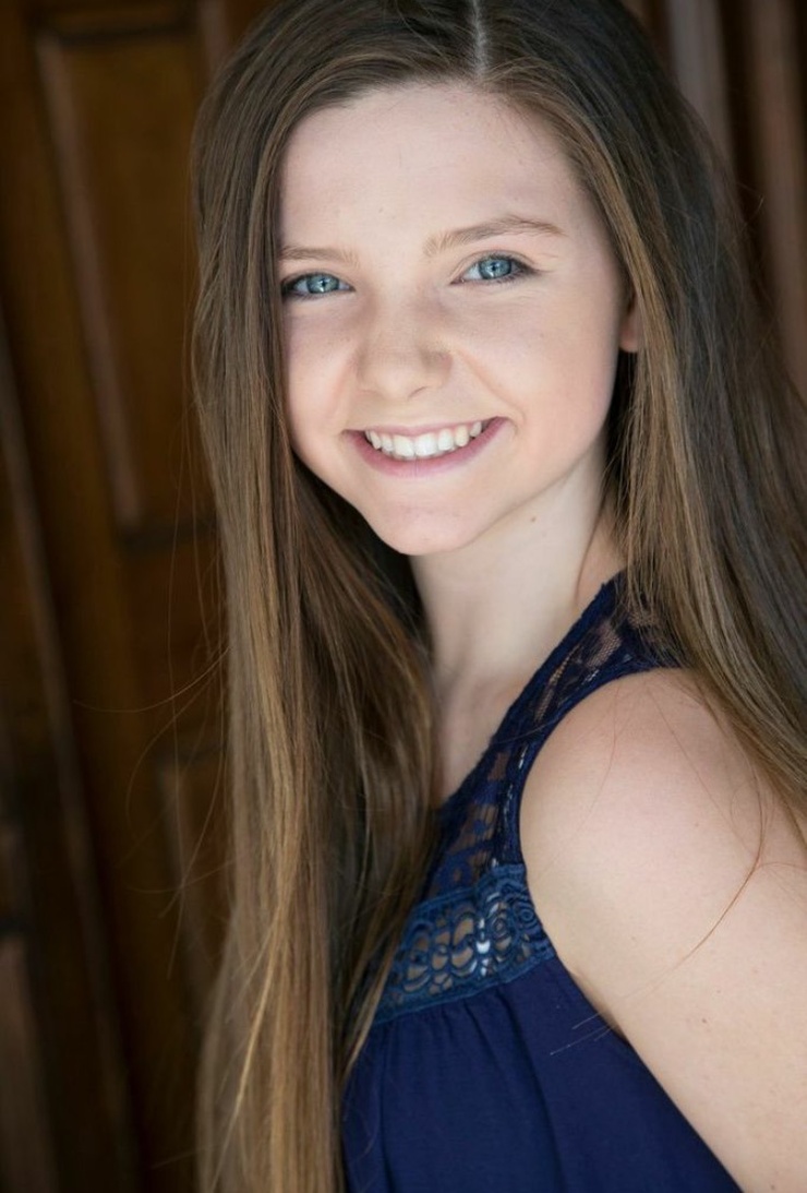 Chloe Csengery picture