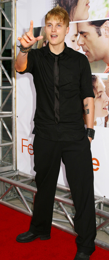 Toby Hemingway image