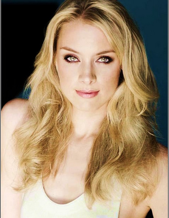 Rachel Skarsten picture