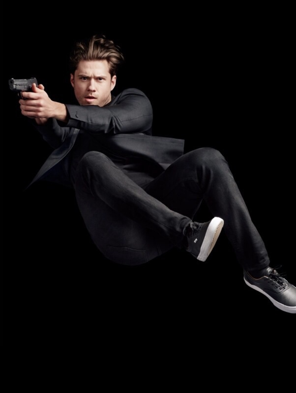 Picture of Aaron Tveit