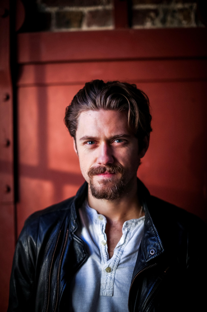 Picture of Aaron Tveit
