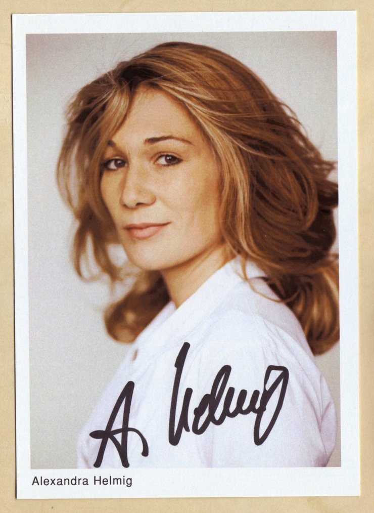 Picture of Alexandra Helmig