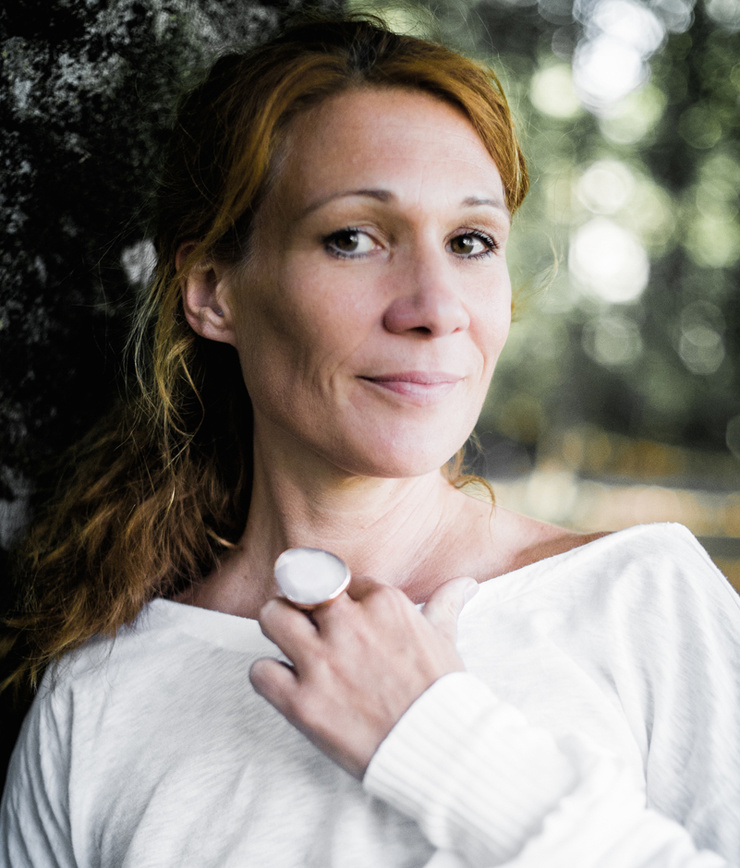 Alexandra Helmig image