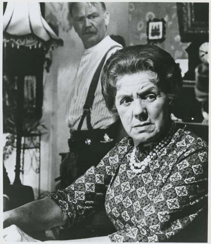 John Mills, Marjorie Rhodes