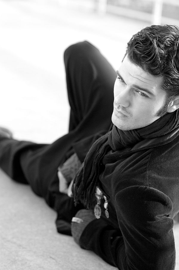Ryan Paevey image