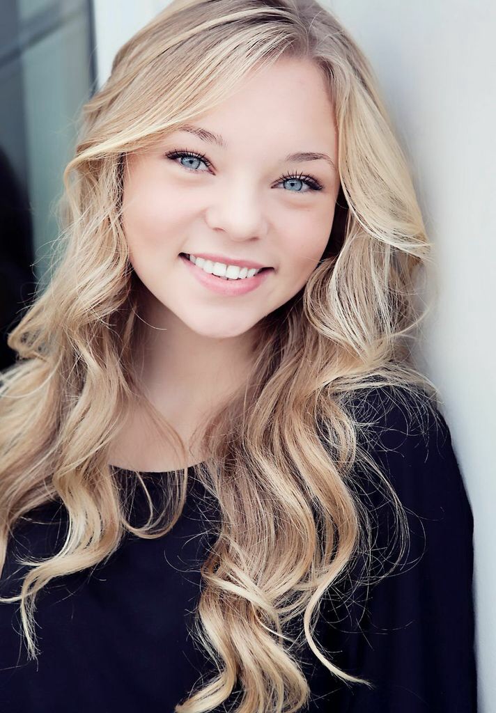 Picture of Taylor Hickson