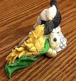 Mary's Moo Moos - Logo Figurine image